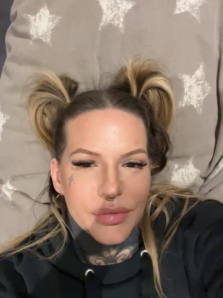 AileenInkOfficial's XXX Videos & Recorded Live Shows | xHamsterLive