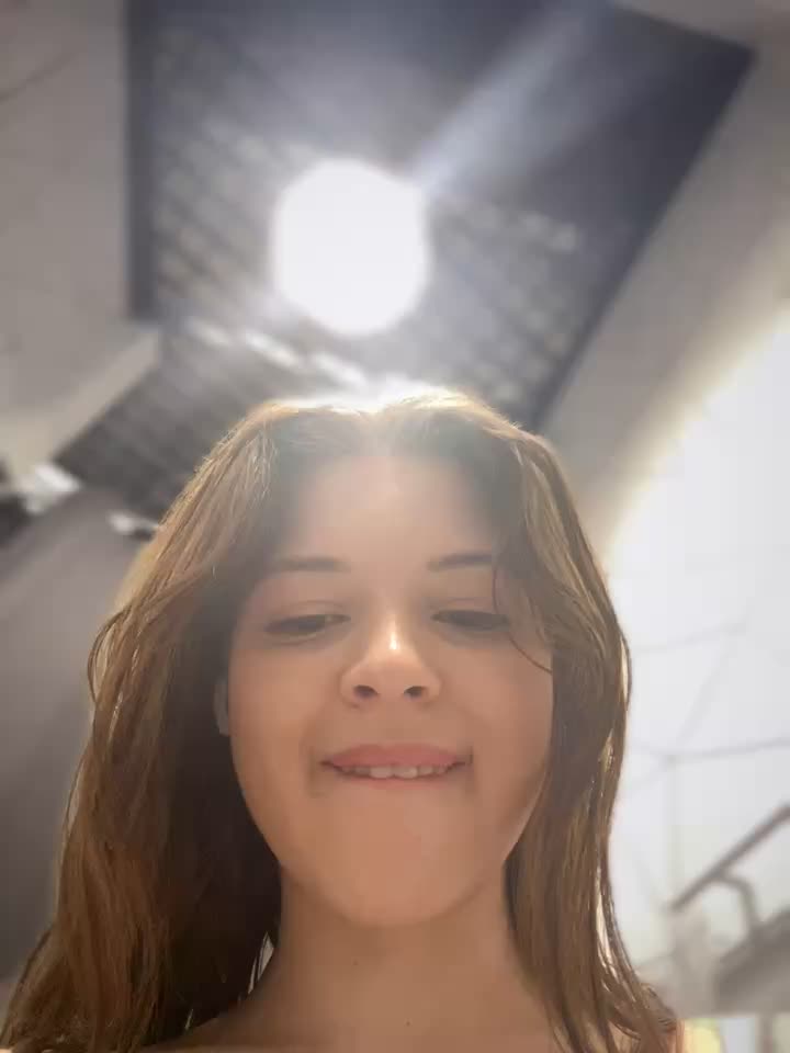 Filmiki XXX i nagrane pokazy na żywo modela(-lki) | xHamsterLive