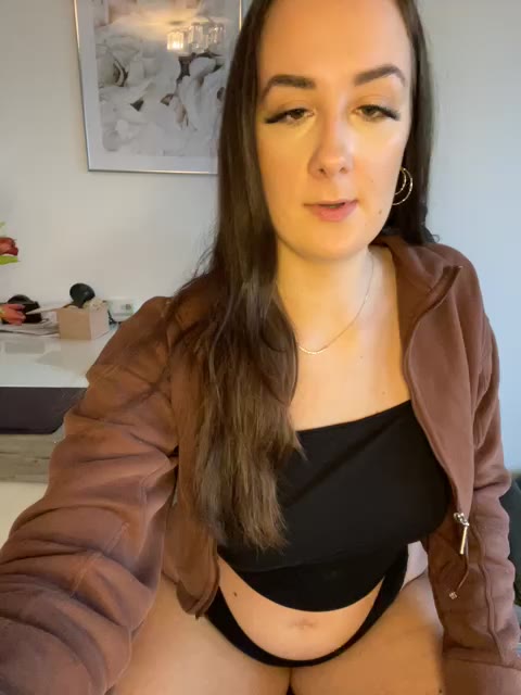 Vídeos sexuales y shows de cámaras grabados de EllaMae (70) | Stripchat