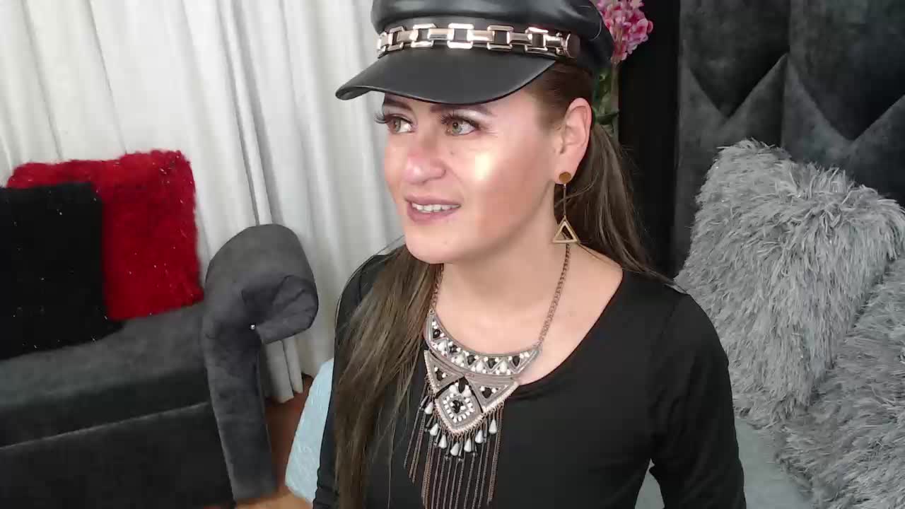 Magenta_maturr's XXX Videos & Recorded Live Shows | xHamsterLive