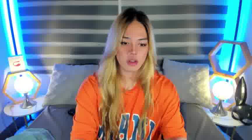 LunaGrey69 Webcam Model Profile | xHamsterLive