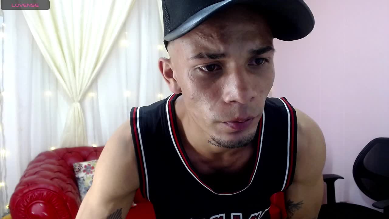 Thomas_riley's XXX Videos & Recorded Live Shows | xHamsterLive